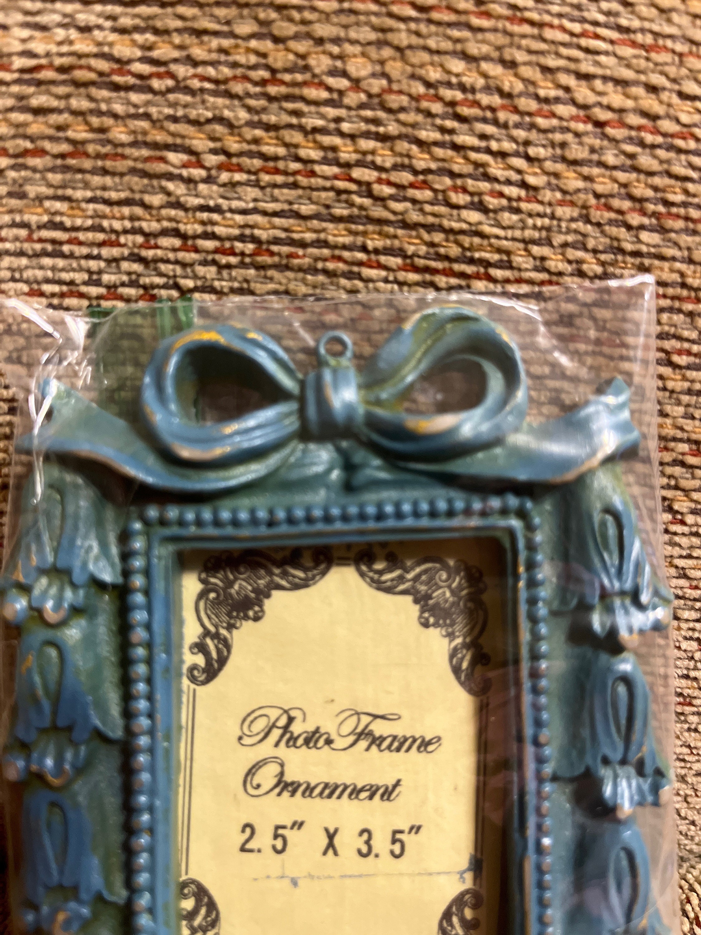 2.5 X 3.5 New Mini Frame With Bow, Shabby Chic, Chippy Paint ...