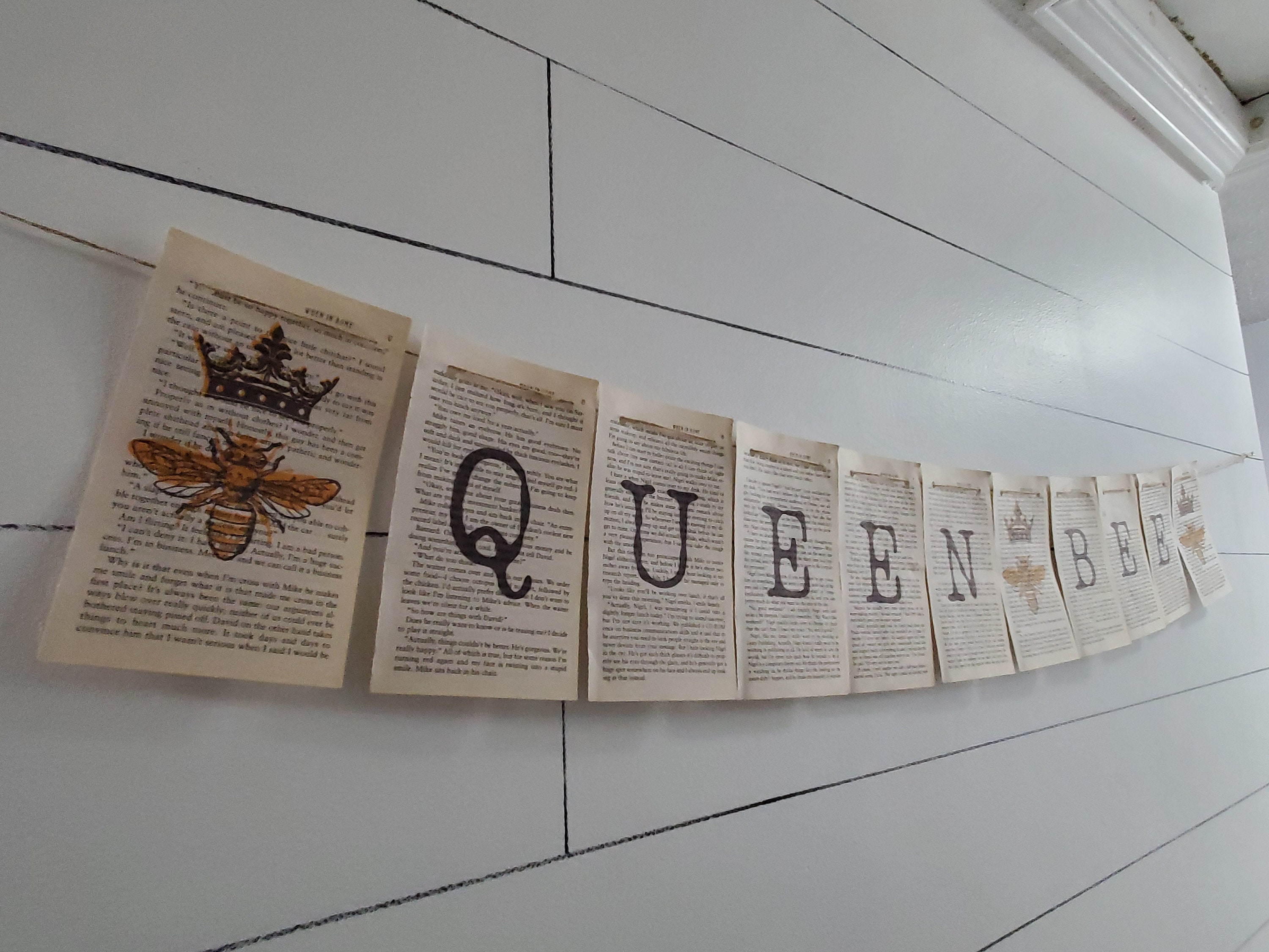 Farmhouse Banner Farmhouse Garland queen Bee | Etsy