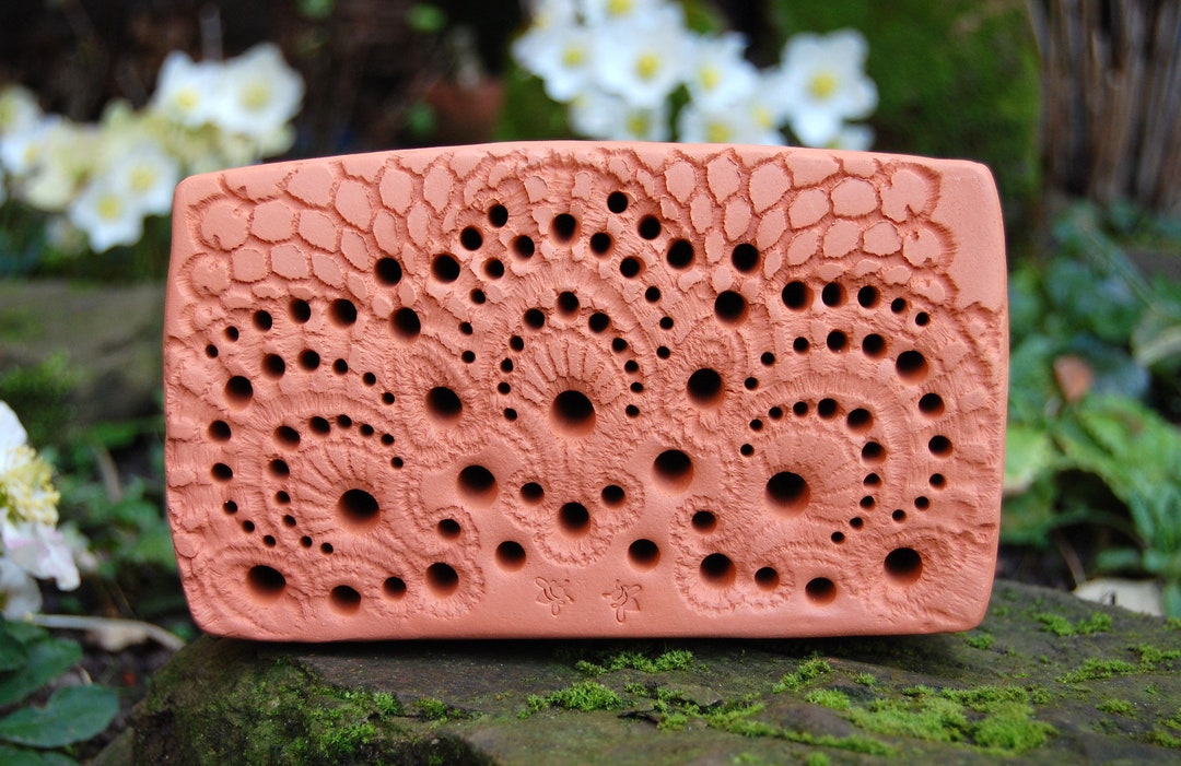 XXL Bee Stone dream Castle 108 Nesting Passages / Wild Bees Nesting Aid ...