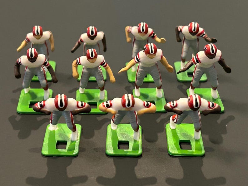 Electric Football Figures - NFL Away Jersey - (84) Atlanta Falcons Hand ...