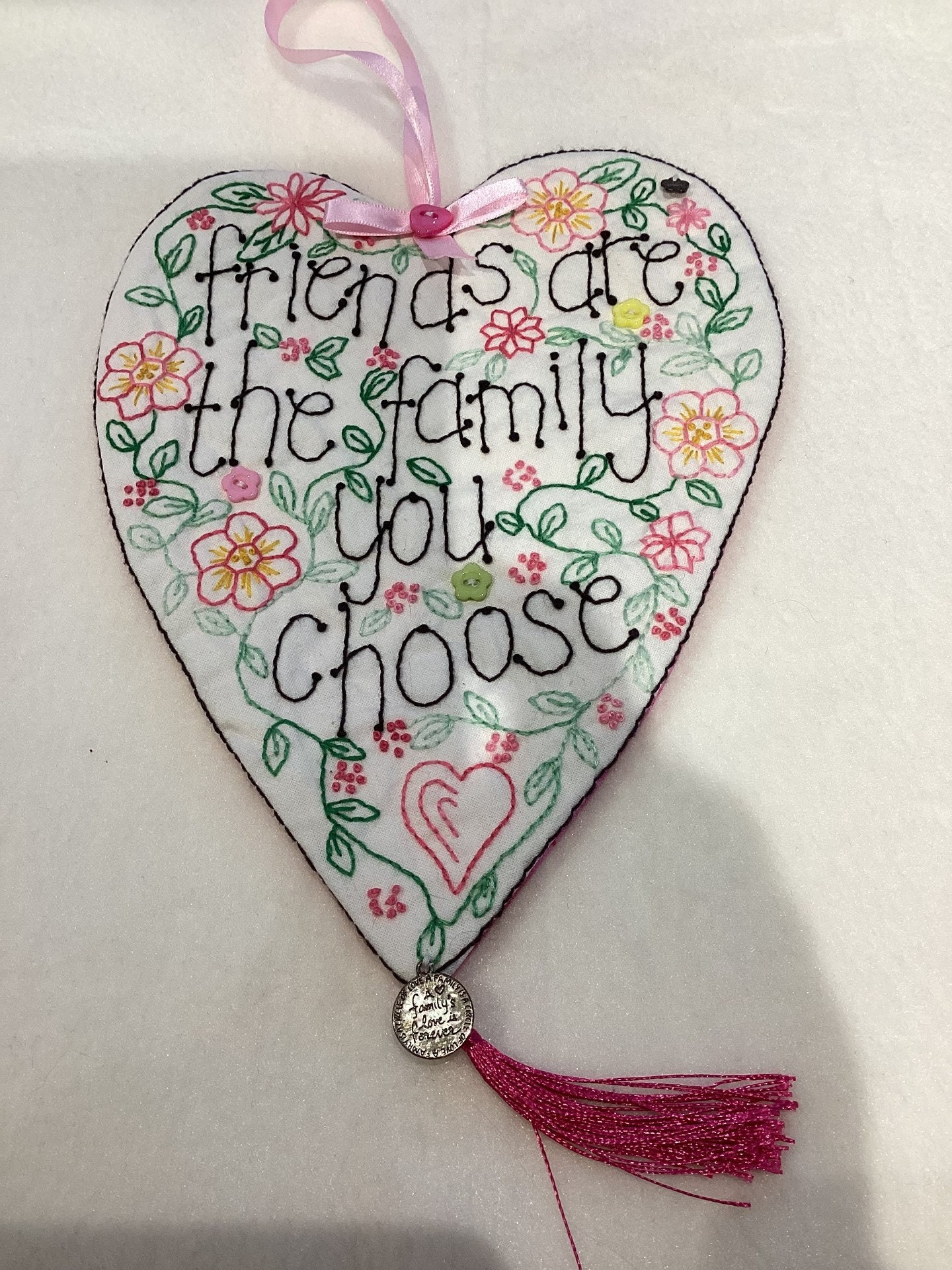 HANGING HEART Friends Are the Family You Choose Embroidered Hanging ...