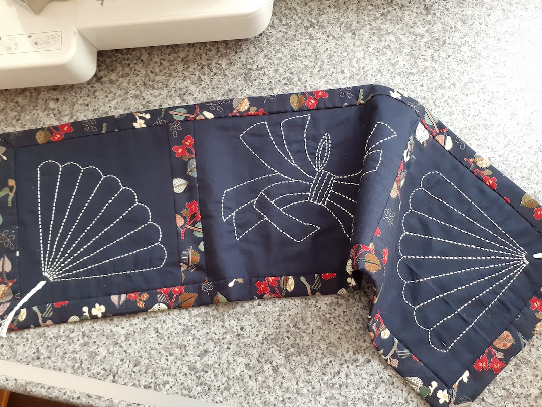 Sashiko Fan and Ribbon Table Runner Kit Navy & Gold Japanese - Etsy España