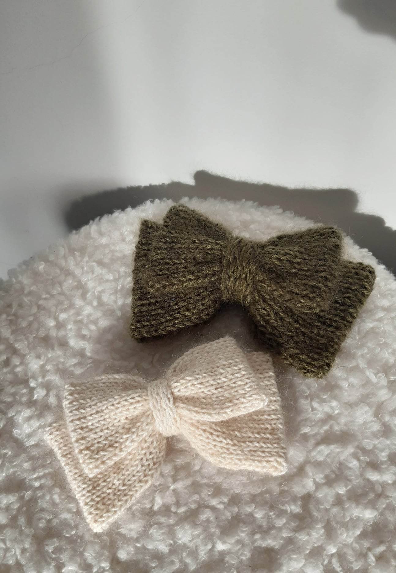 Double Bow Knitting Pattern, Mohair Baby Hair Bow / Neck Bow Tie ...