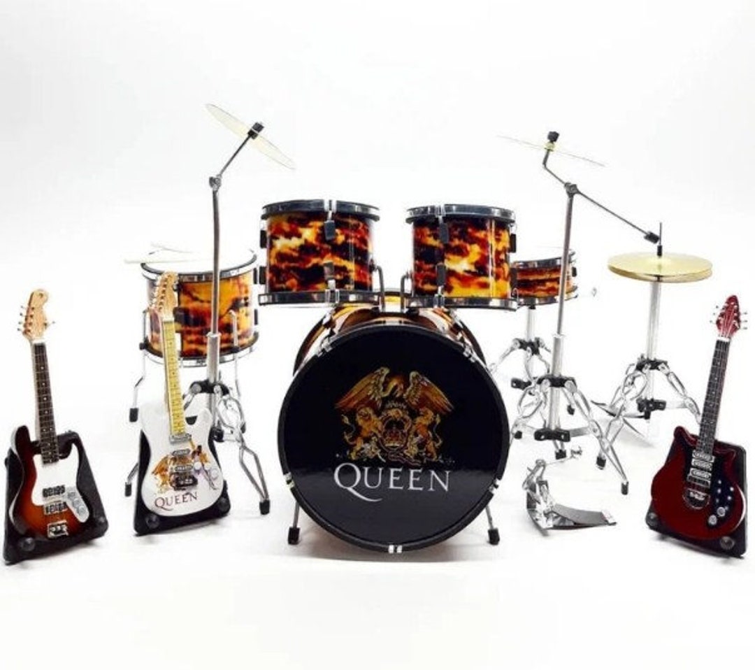 Miniature Drum Queen Red Fire + 3 Guitars Exclusive Musical Instruments ...