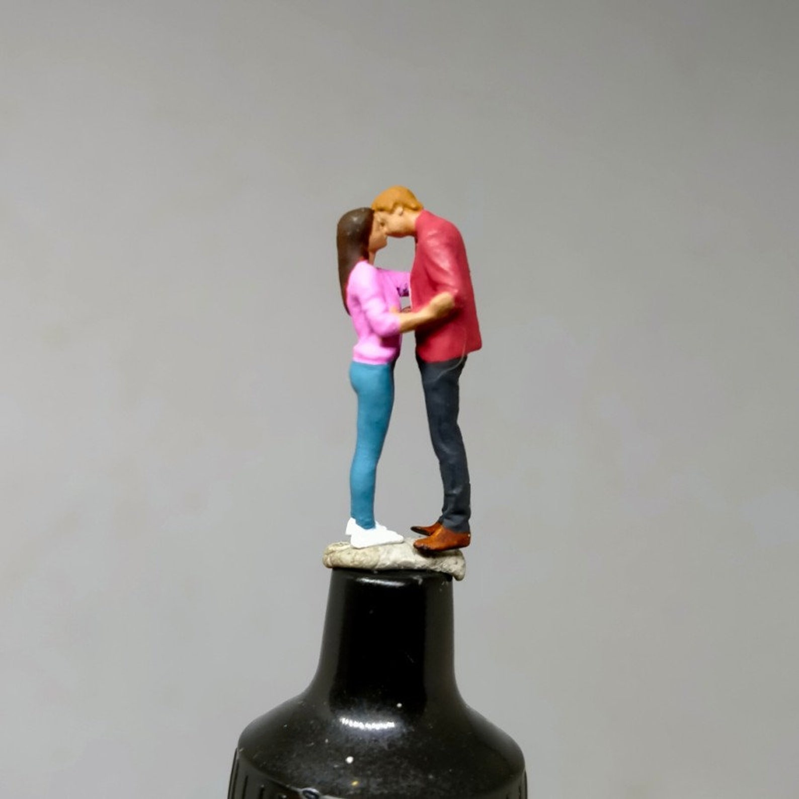 Miniature Figure Romantic Couple Kissing Skala HO 1:87 New | Etsy