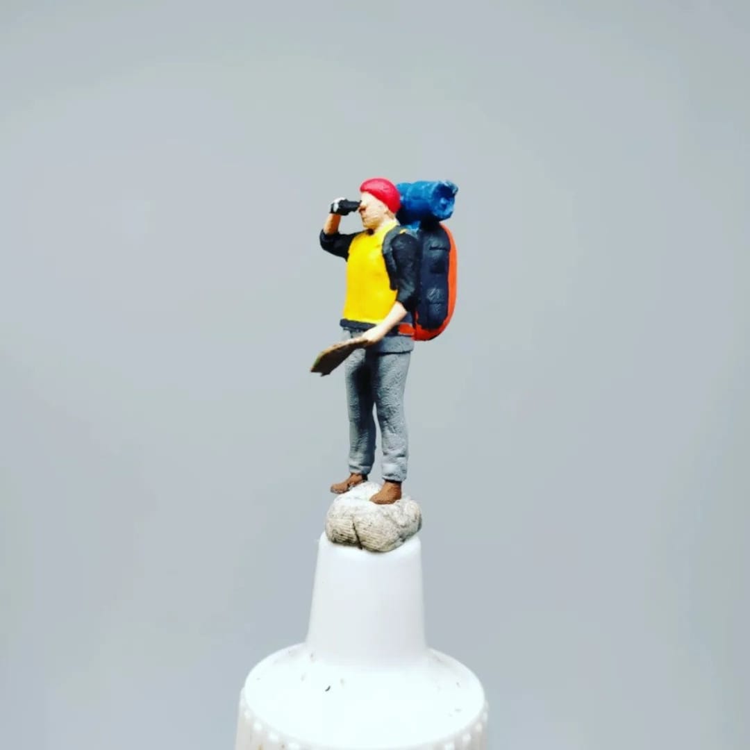 Miniature Figure Hiker Traveller Climber HO Scale 1:87 NO PREISER Noch ...