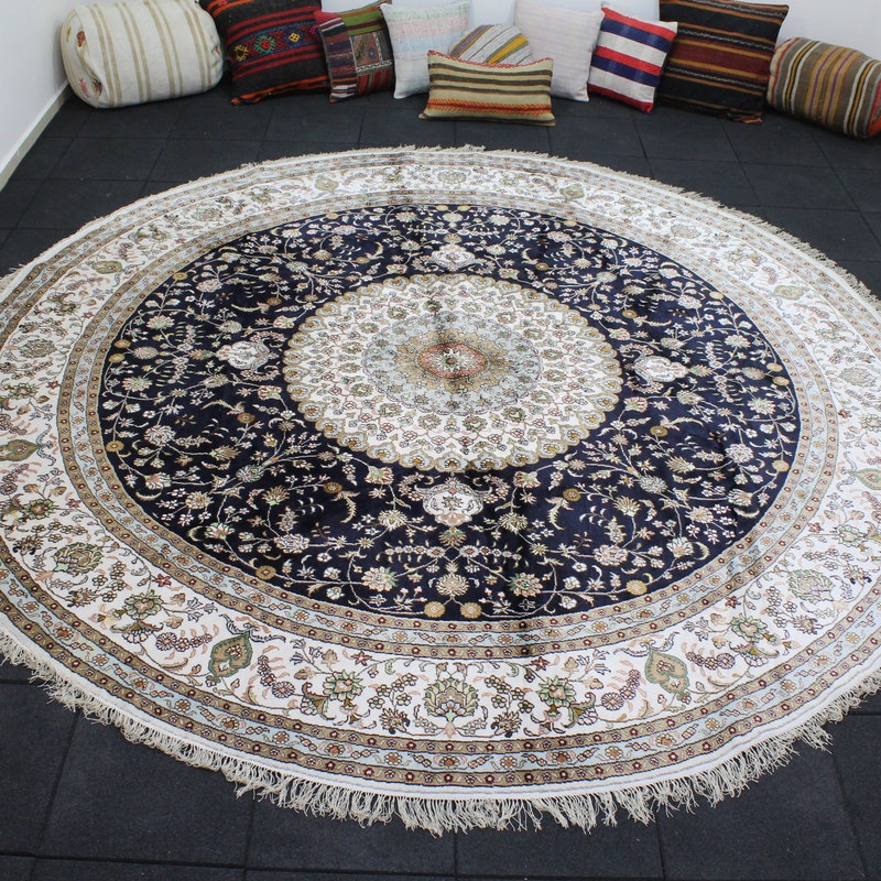 Large Round Rug - Etsy