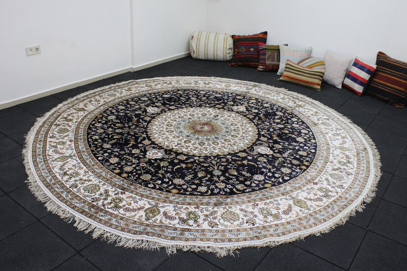 Oversized Silk Circle Rug 9.9x9.9 Feet Large Round Rug | Etsy