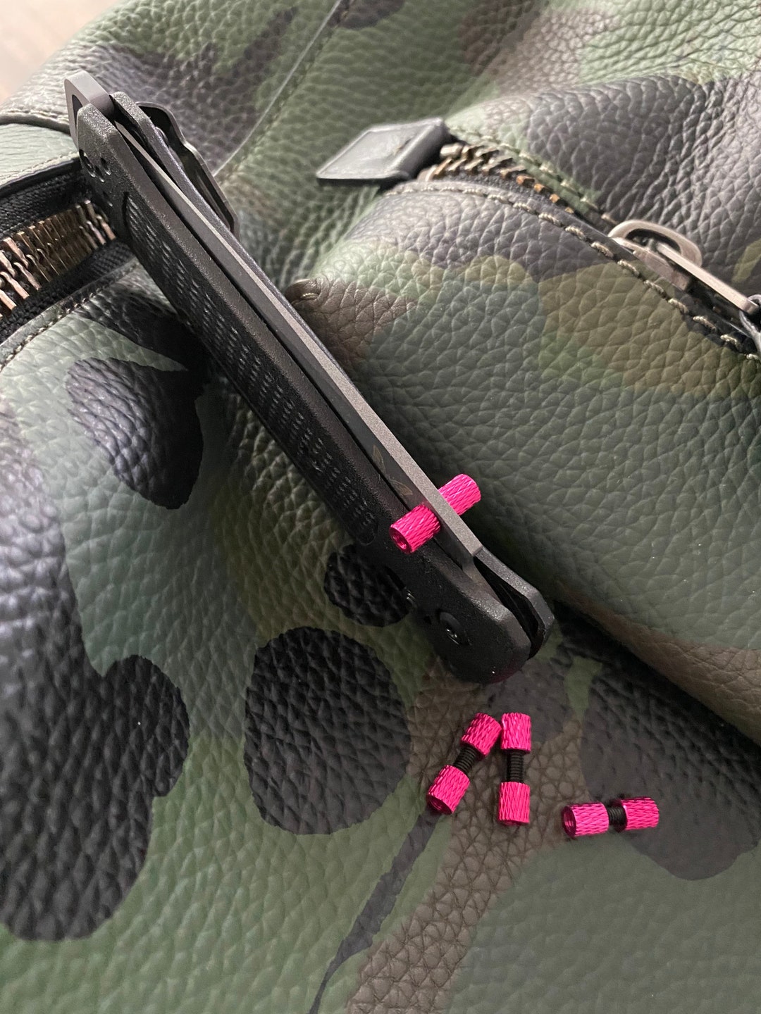 Benchmade Fact • DS-GRIP Thumb Stud • Faster Opening • 1x Thumb Stud ...