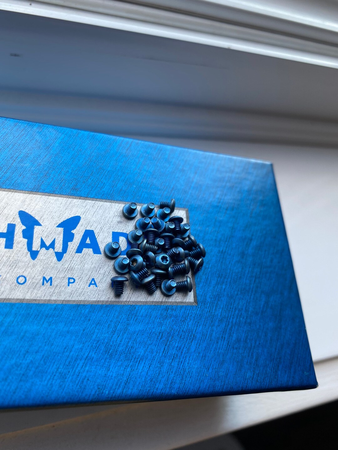 Torx Scale Screws • Titanium • Fits Benchmade Osborne Models • 8x ...