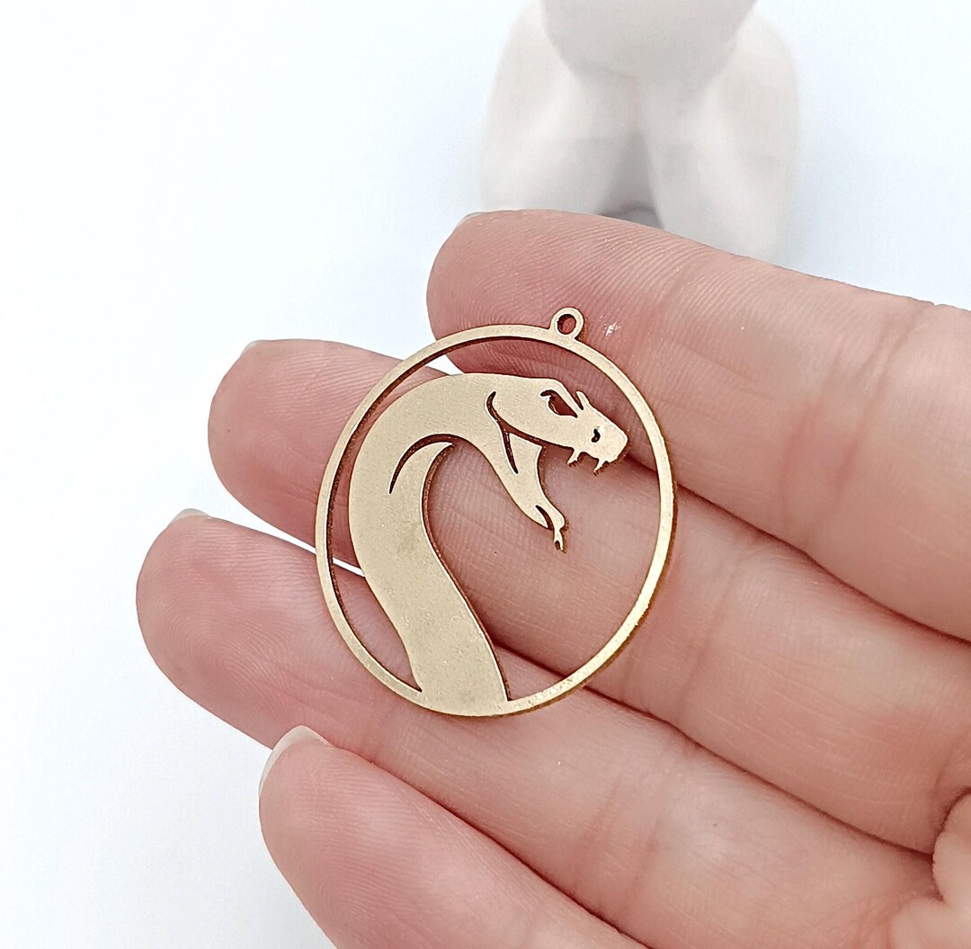 5 Pcs Raw Brass Snake Charm, Cobra Snake Necklace Charm, Cobra Pendants ...