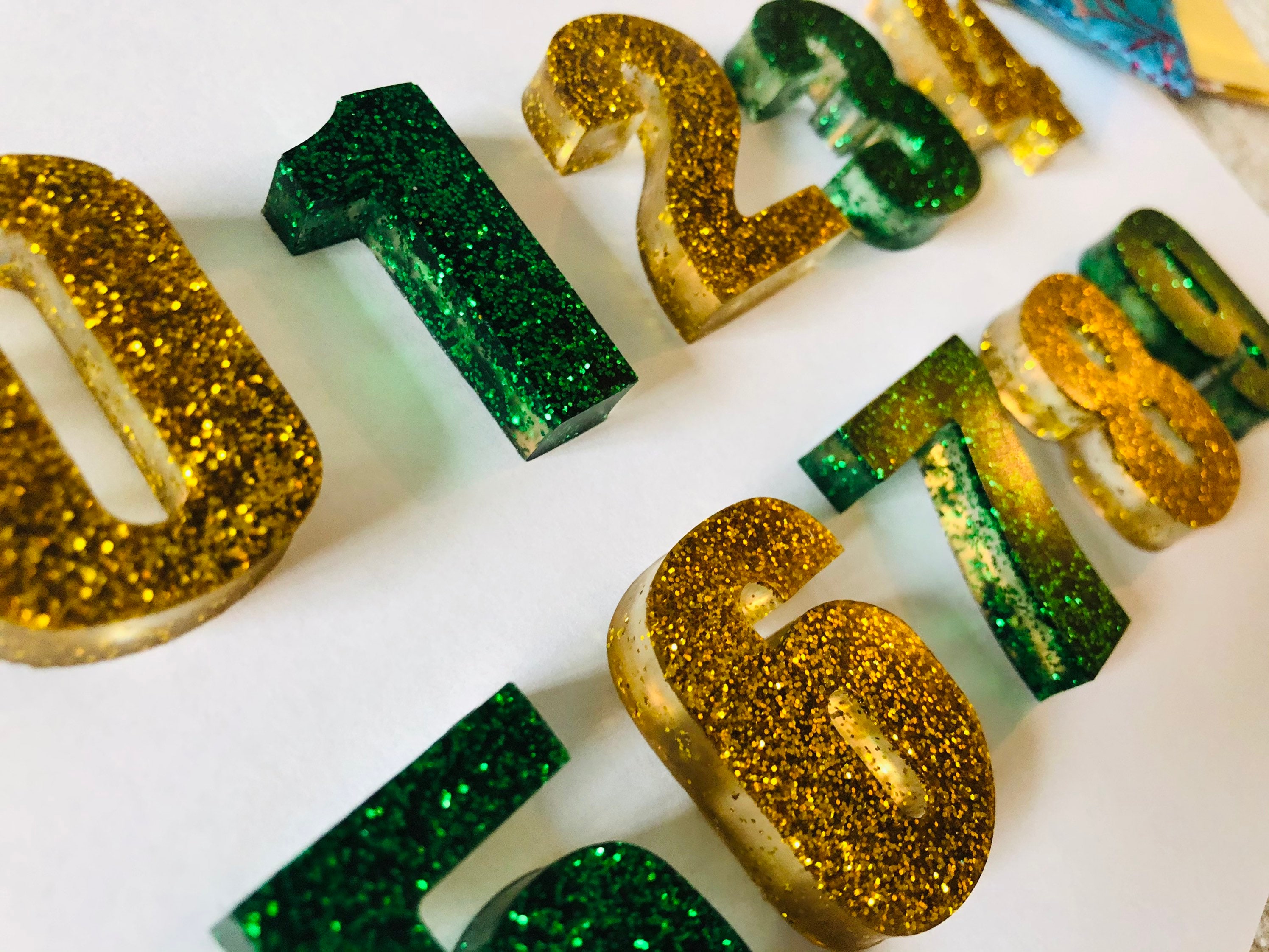 Red and Green Glitter Christmas Mix Resin numbers Toys Learning ...