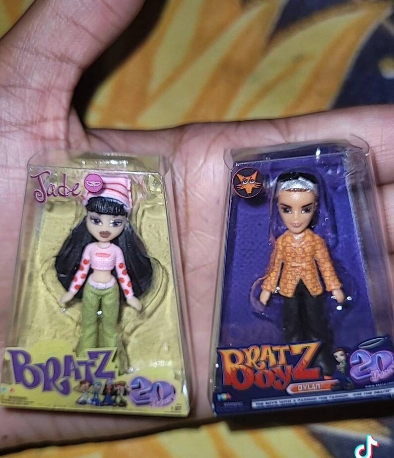 Bratz Mini Flashback Keychain Y2K Tiktok Bundlez - Etsy