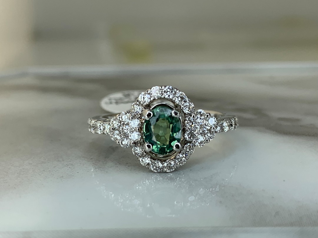 18kt .88ct Natural Alexandrite and Diamond Ring - Etsy