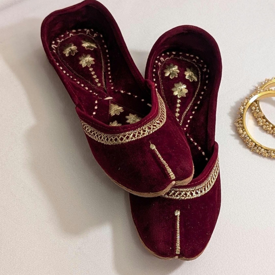 Women's Velvet Shoes - Khussas - Mojari - Flats - Embroidered Khussa ...