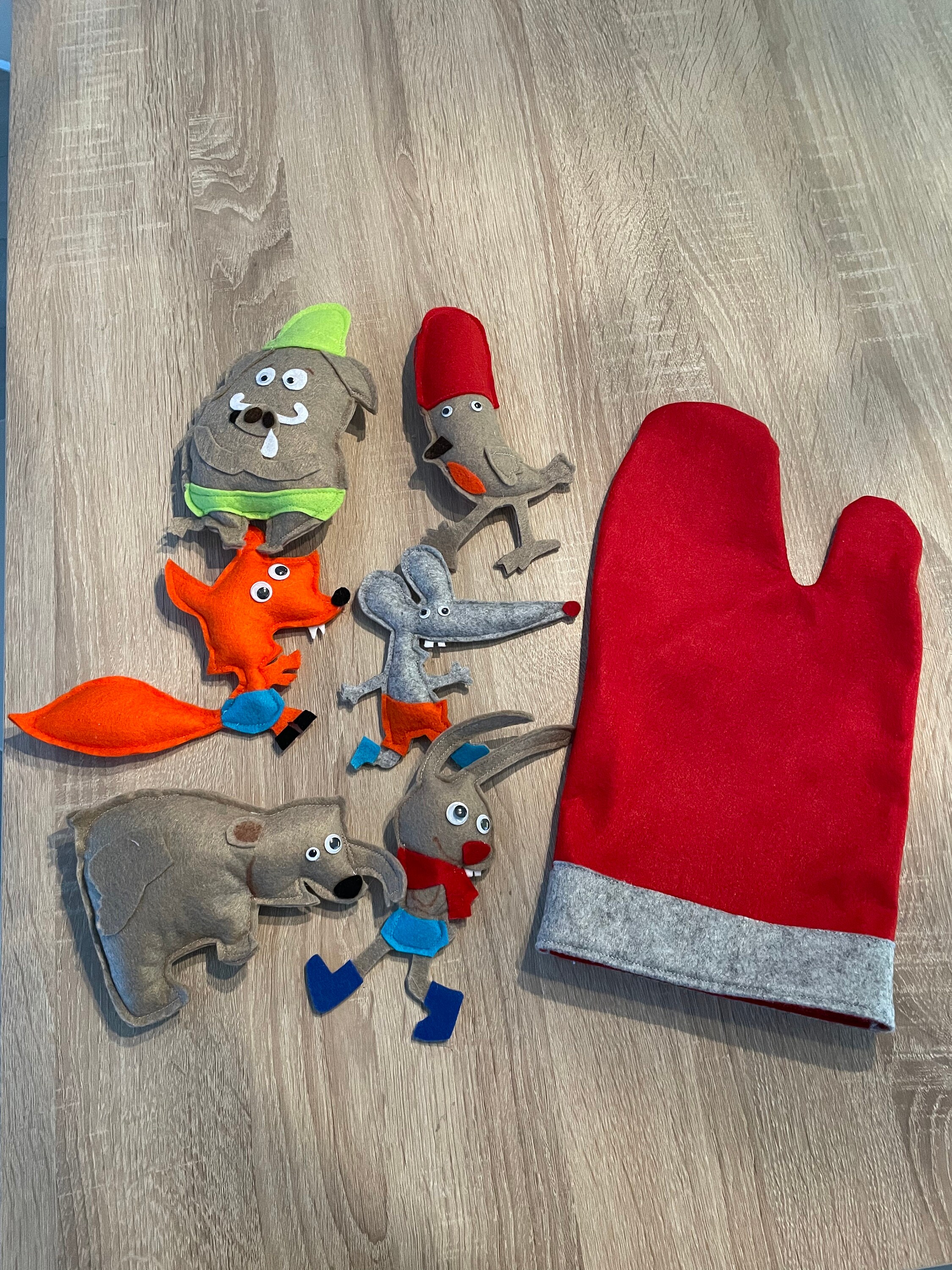 La moufle et personnages - Etsy France