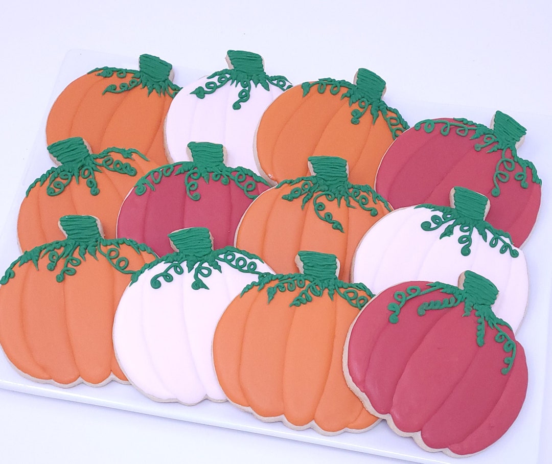 12 Pumpkin Shaped Royal Icing Sugar Cookies - Etsy