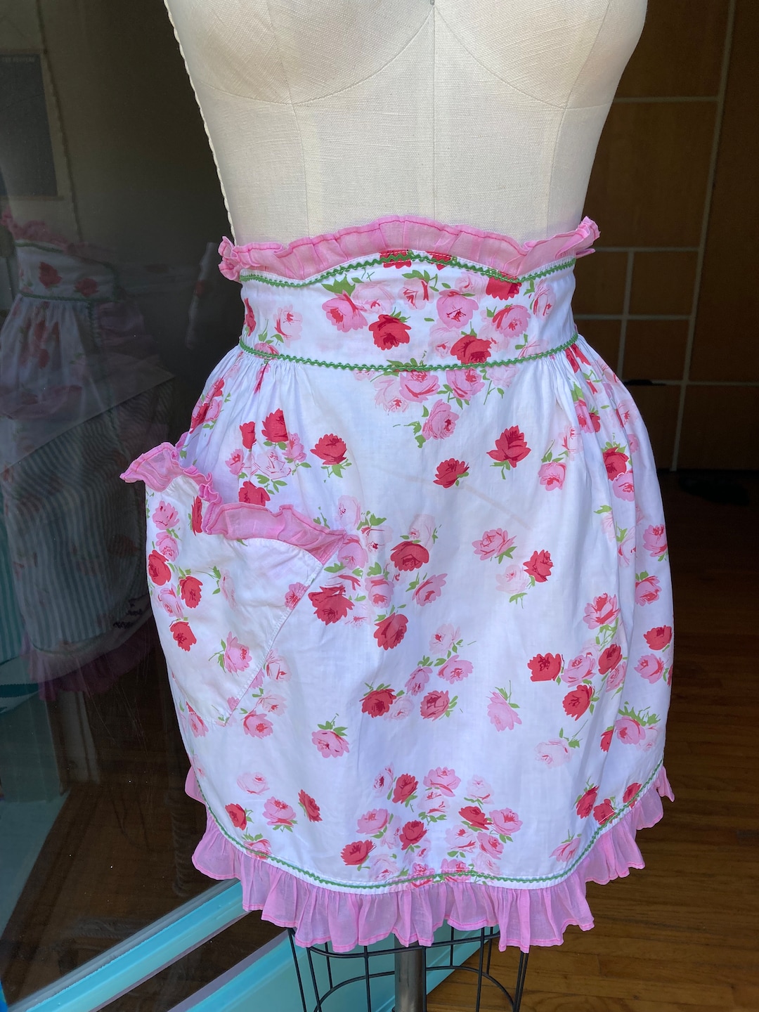 Vintage Pink Floral Cotton 1950's Apron ~ Great Condition ~ Handmade ...