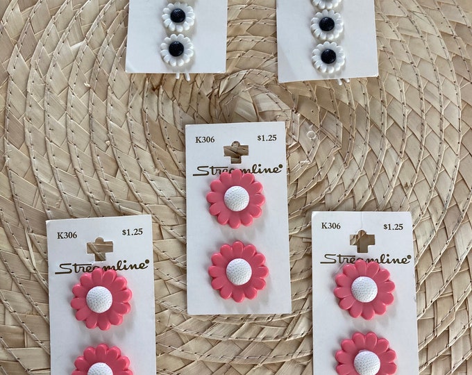 Vintage Novelty Daisy Buttons From Early 2000 ~ 2 Sets ~ Black & White ...