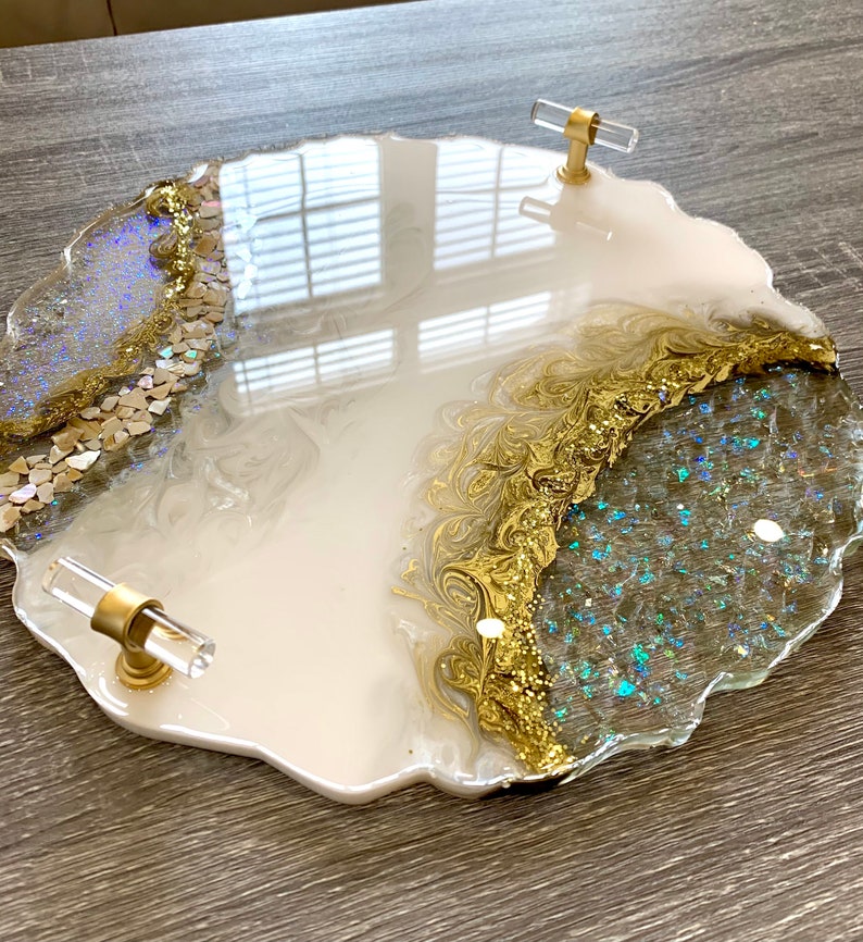 White and Gold Resin Tray Sea Shells and Crystals. Super Shiny, Elegant ...