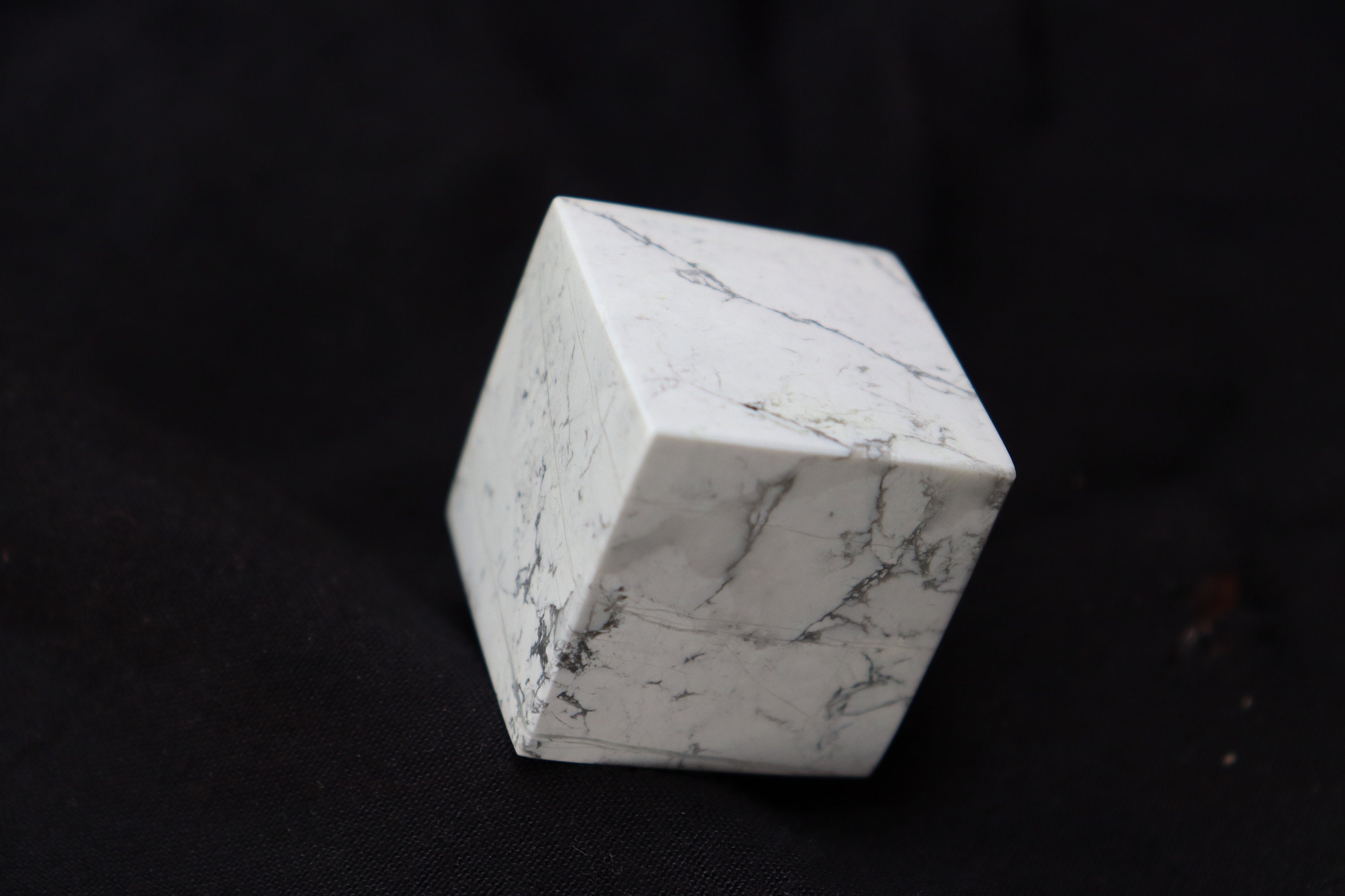 Natural Howlite Cube Crystal, White Howlite Cube Stone, Cube Stone ...