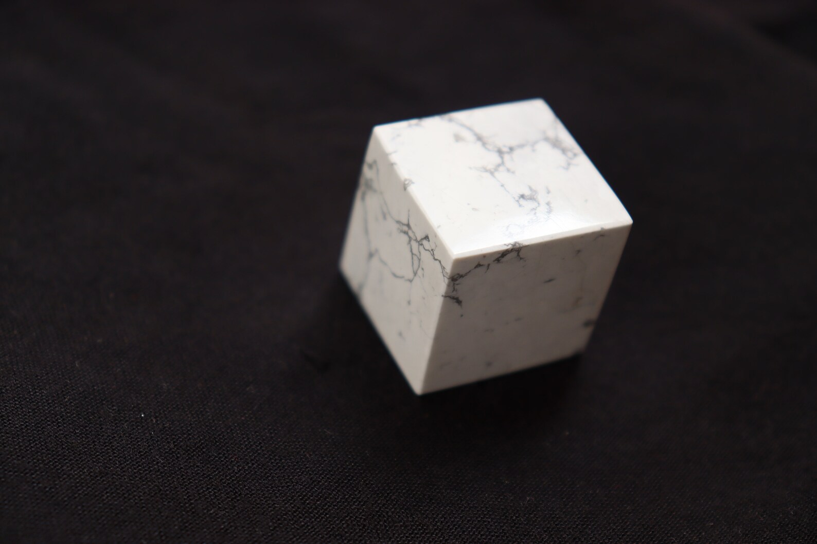 Natural Howlite Cube Crystal, White Howlite Cube Stone, Cube Stone ...