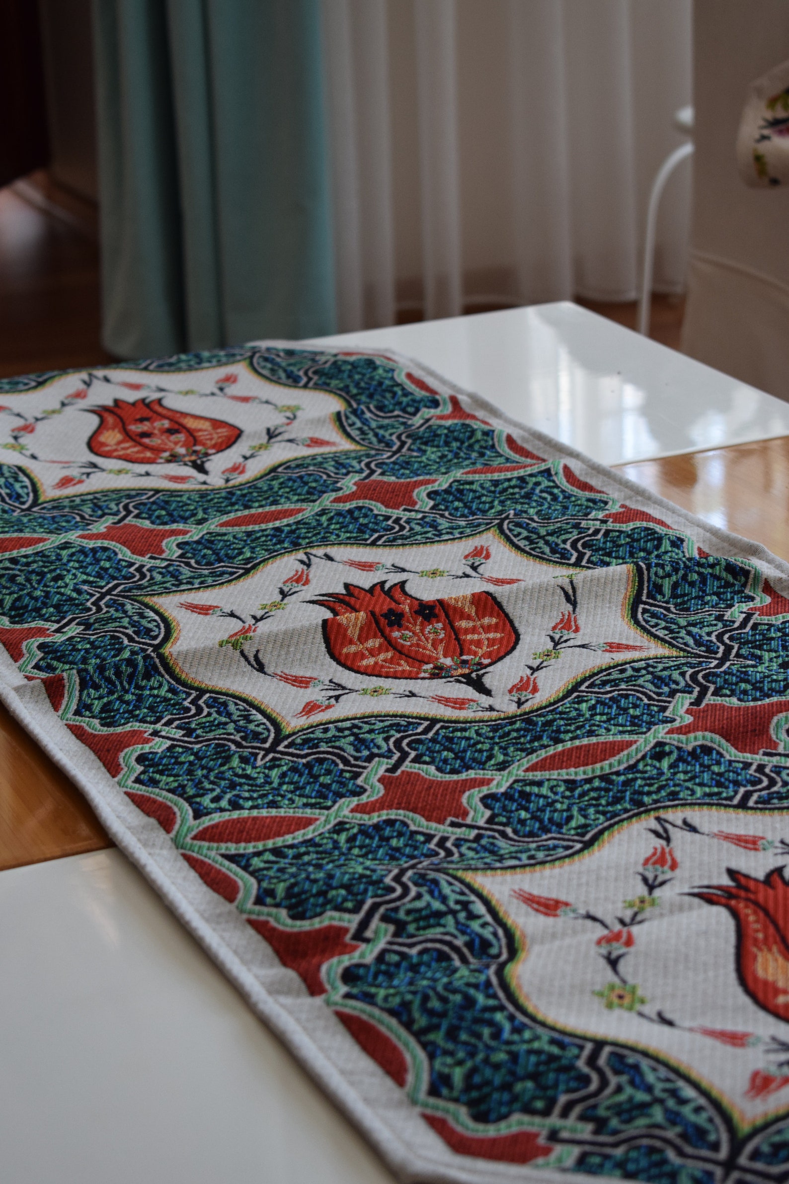 Tulip Design RUNNER Tile Pattern Tapestry Table Runner Tulip | Etsy