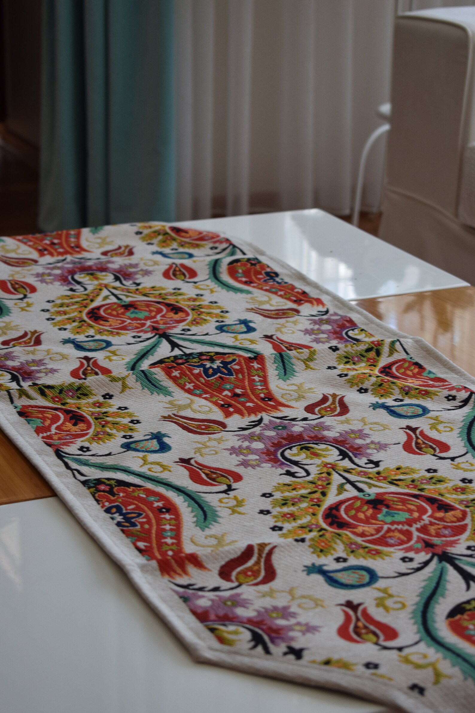 Tulip Design RUNNER Tile Pattern Tapestry Table Runner Tulip | Etsy