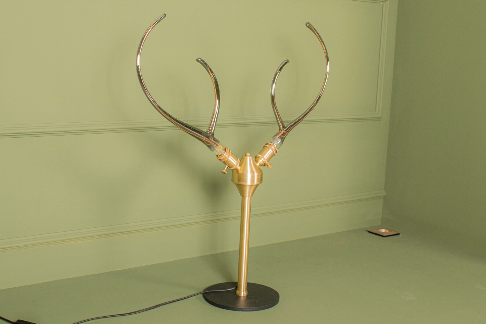 Horn Shaped LED Bulb Table Lamps, Home Decor Handmade Brass Light, Art ...