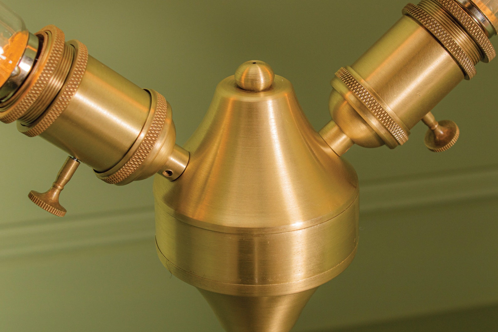 Horn Shaped LED Bulb Table Lamps, Home Decor Handmade Brass Light, Art ...