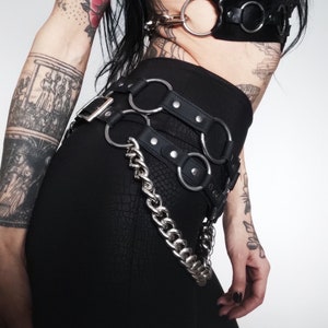 Black Leather O-ring N Chain Belt - Etsy
