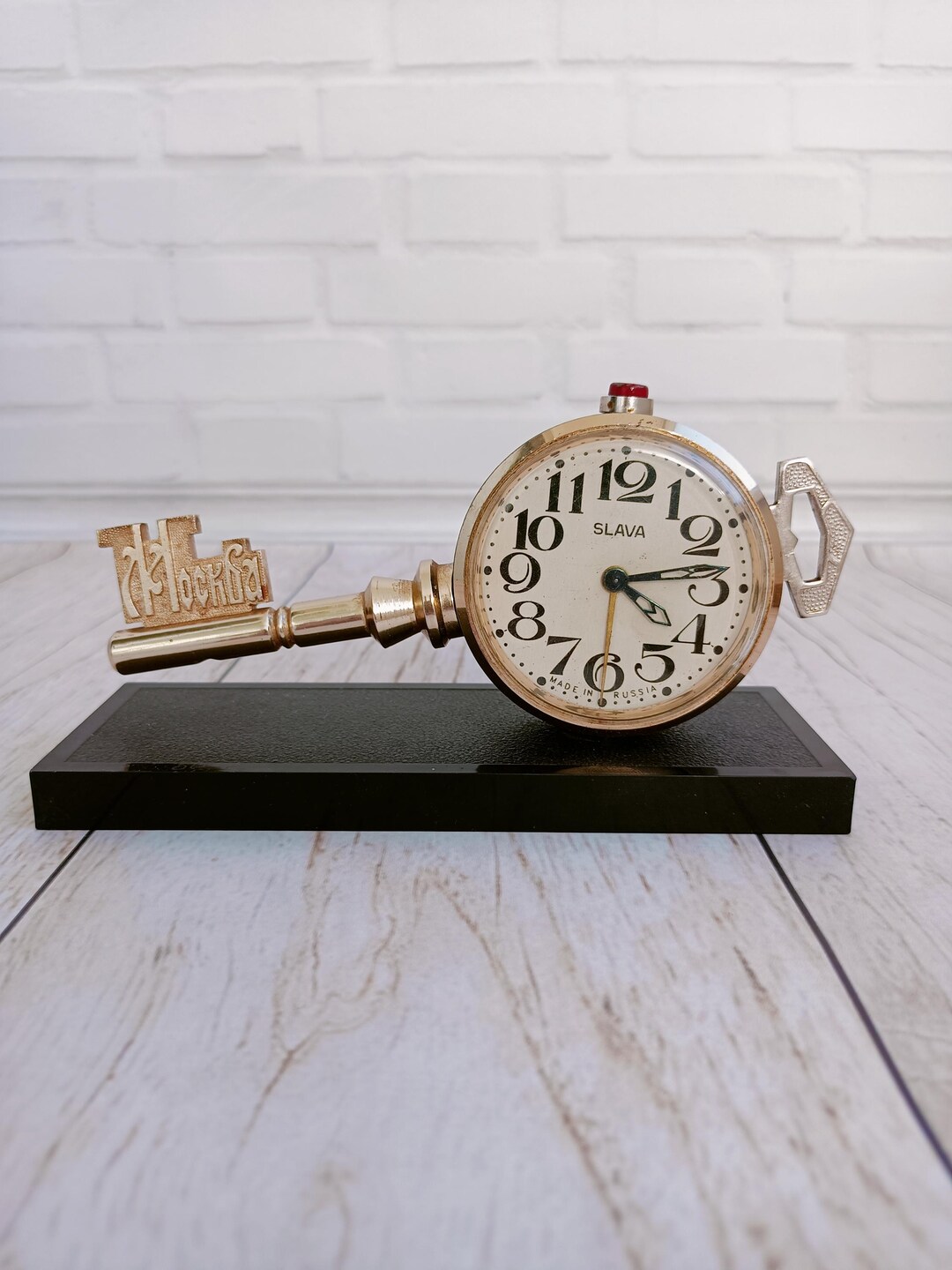 Vintage 1970s Mechanical Wind-up Alarm Clock, Moscow Key Design, Soviet ...