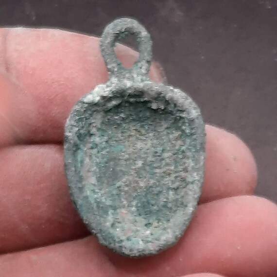 Ancient Near Eastern Bronze Smile Face Carved Rare We… - Gem