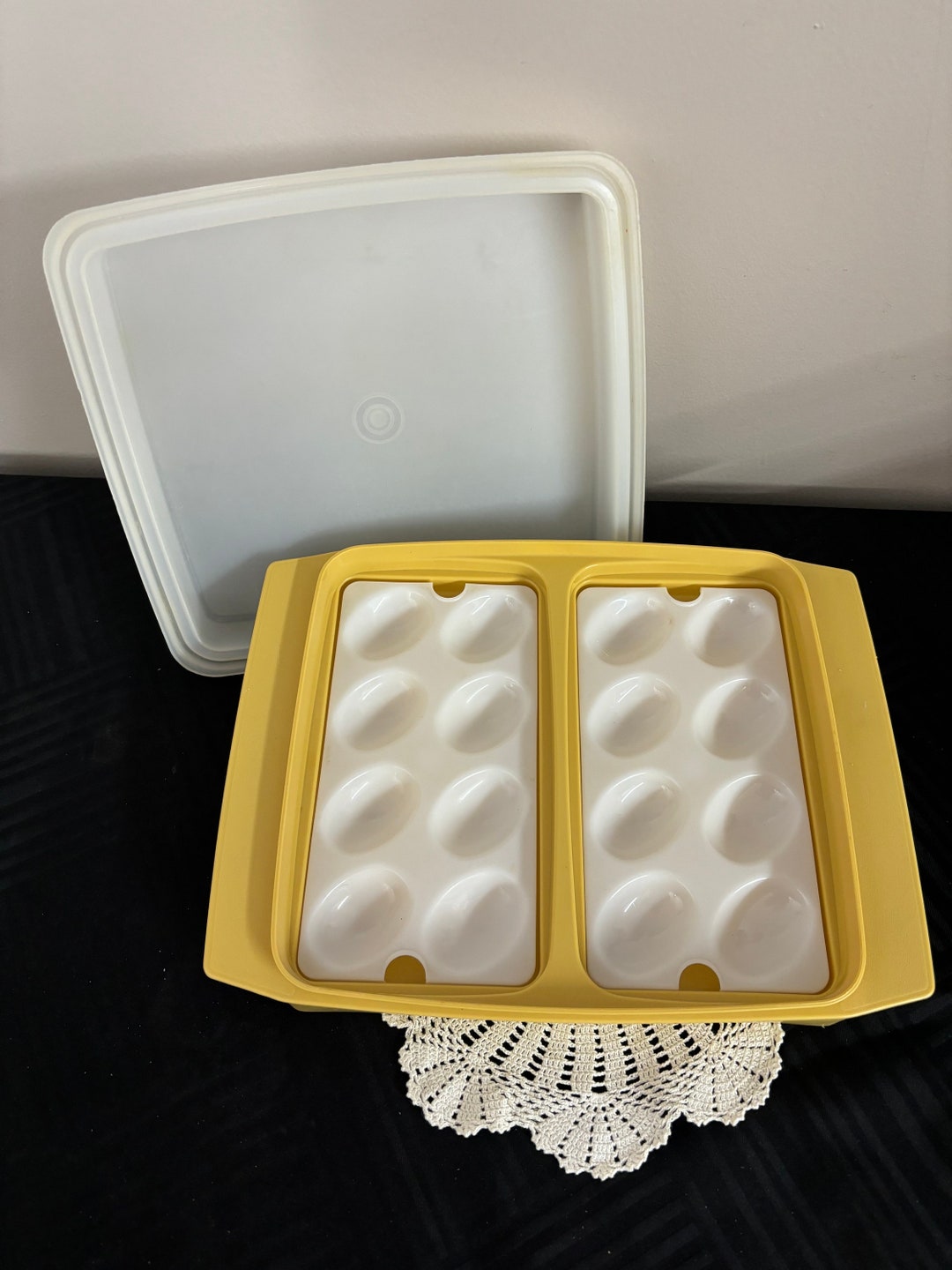 Tupperware Deviled Egg Carrier / Vintage Gold Tupperware Egg Tray ...