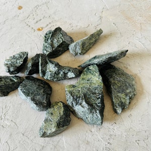 PREMIUM Forest GREEN Welsh ROCKS | High Quality Green Mini Rocks ...