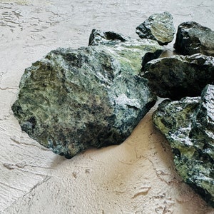 PREMIUM Forest GREEN Welsh ROCKS | High Quality Green Mini Rocks ...