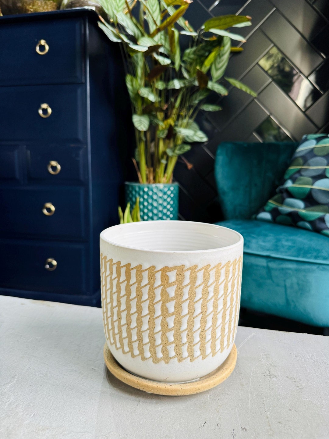 EARTHY POT SAUCER Earthy Glazed Pot Patterned Design With Drainage Hole ...