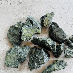 PREMIUM Forest GREEN Welsh ROCKS | High Quality Green Mini Rocks ...