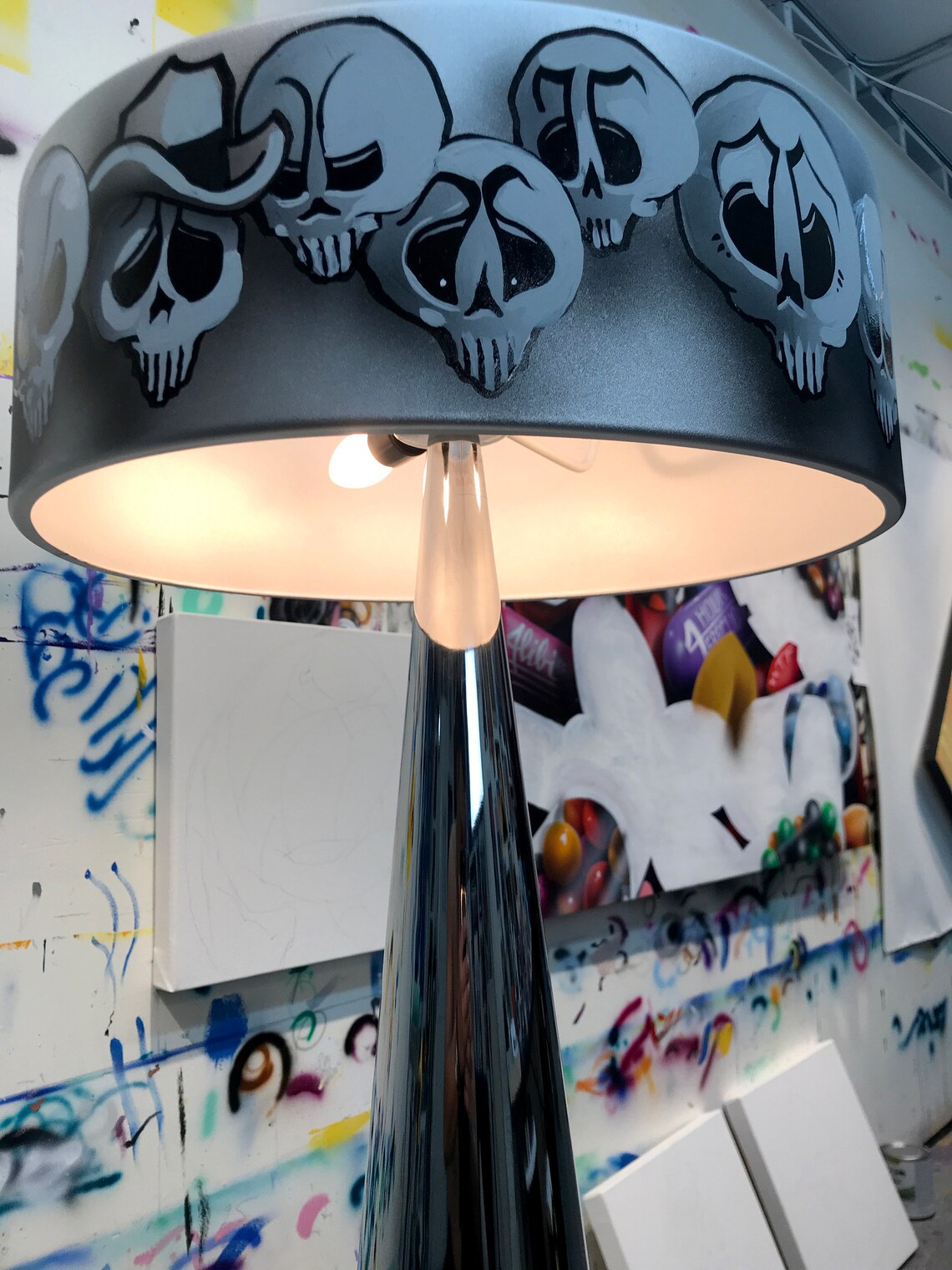 Graffiti Scully Lamp Handpainted by Erni Vales by Evlworld - Etsy