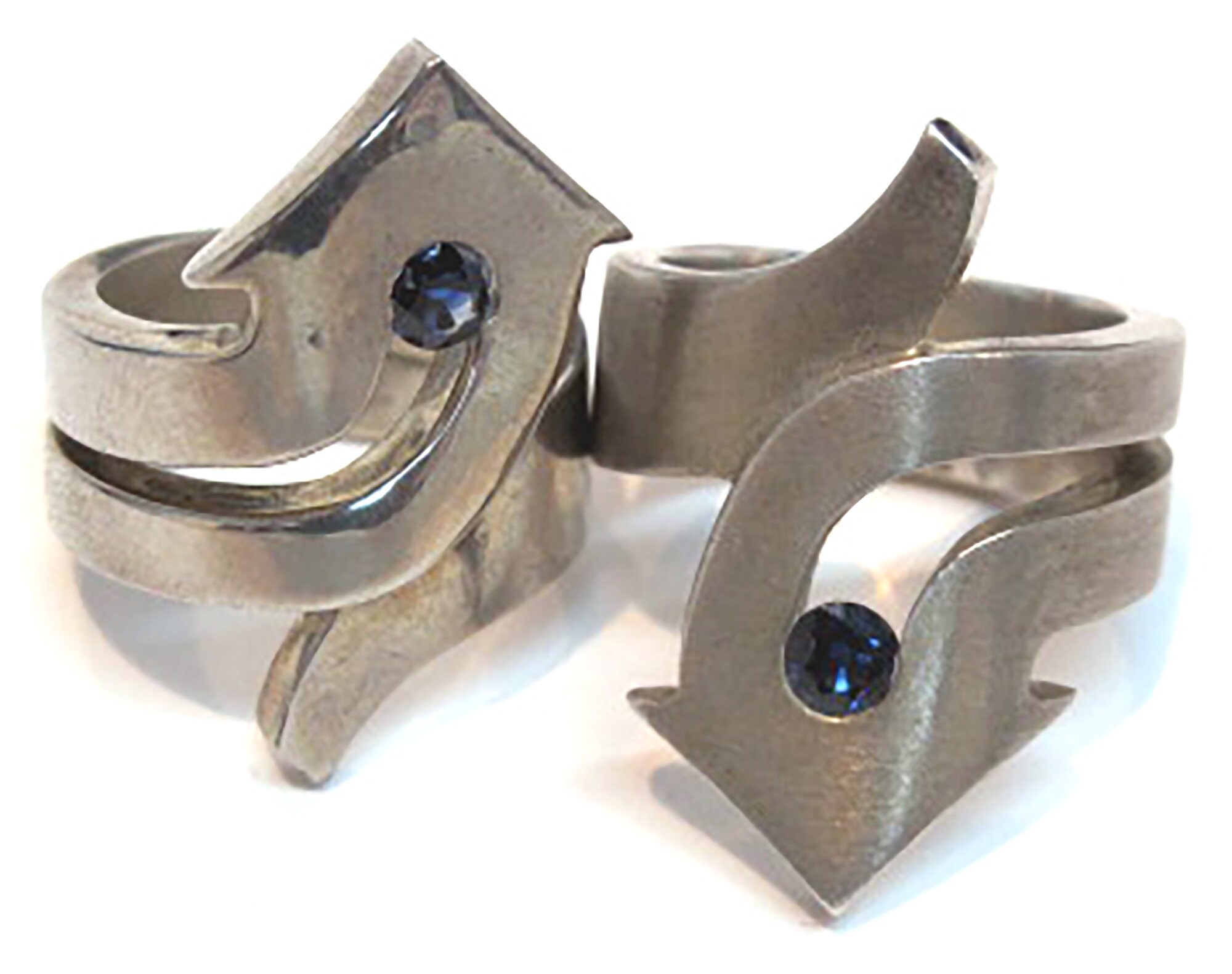 3D Graffiti Arrow Ring by Erni Vales of Evlworld - Etsy