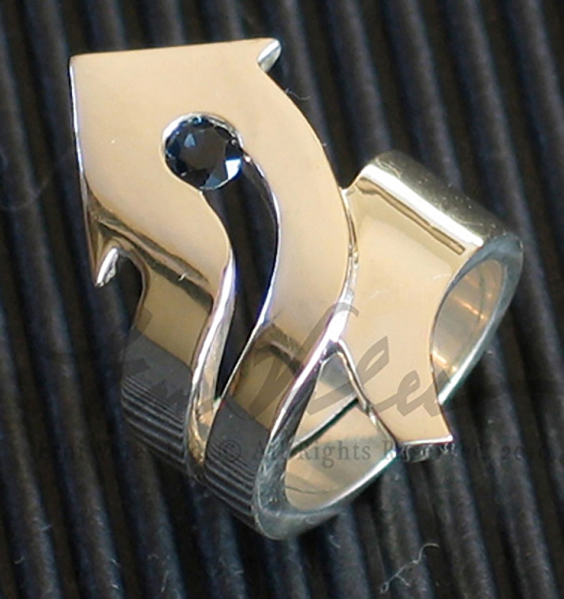 3D Graffiti Arrow Ring by Erni Vales of Evlworld - Etsy