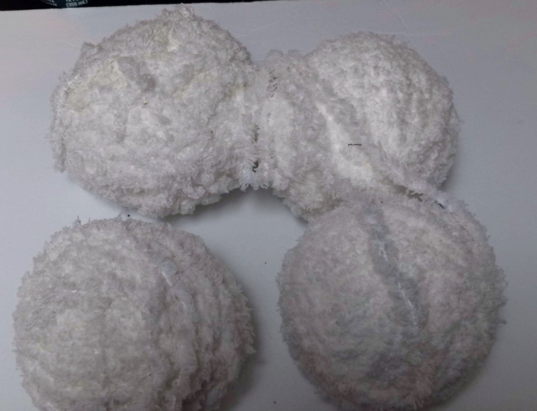 5 Balls of Unlabeled White Fluffy Yarn - Etsy