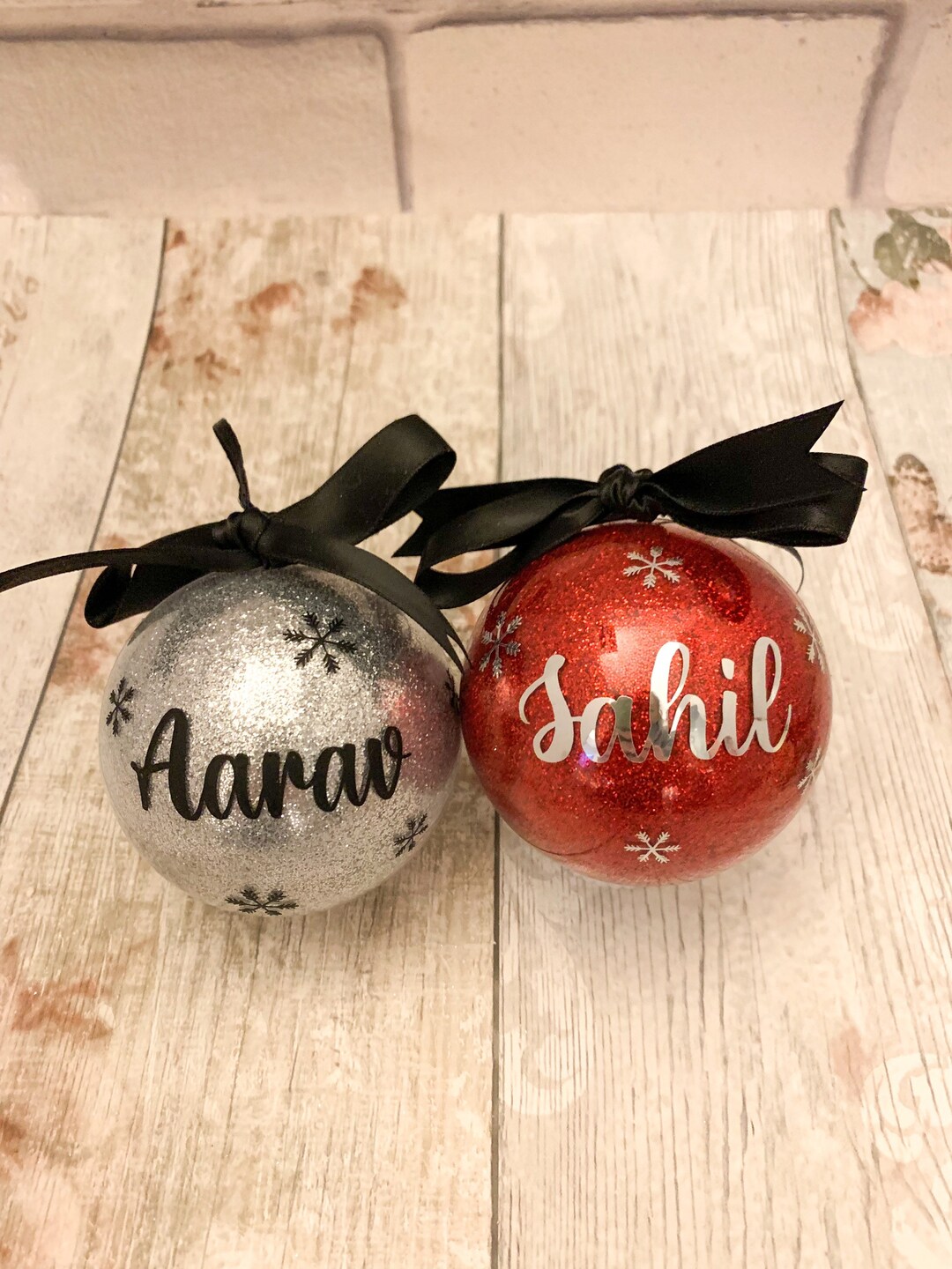 Personalised Glitter Baubles, Bauble With Name, Glitter Baubles ...