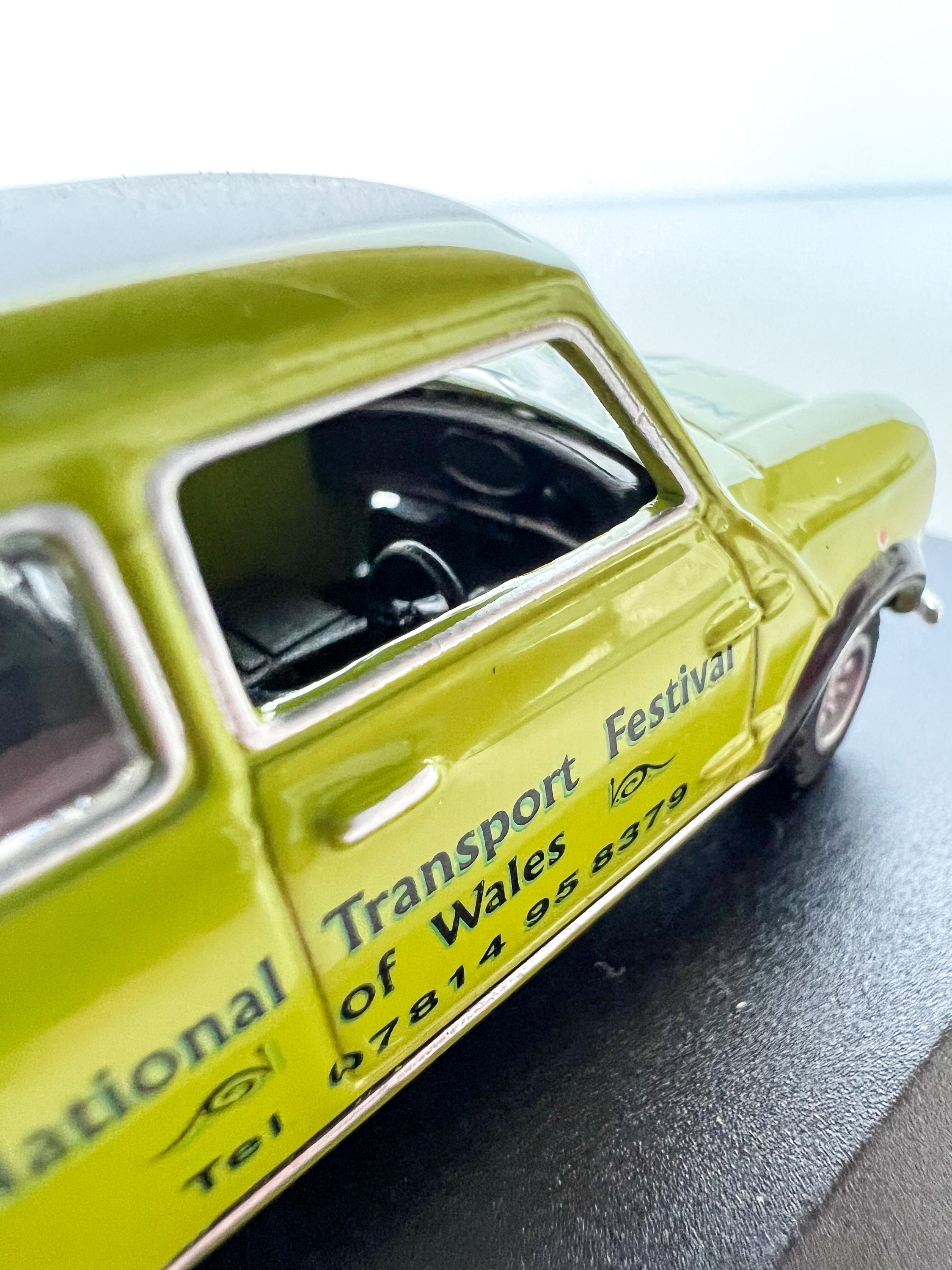 Oxford Diecast 1:43 Scale - Austin Mini - Transport Festival of Wales ...