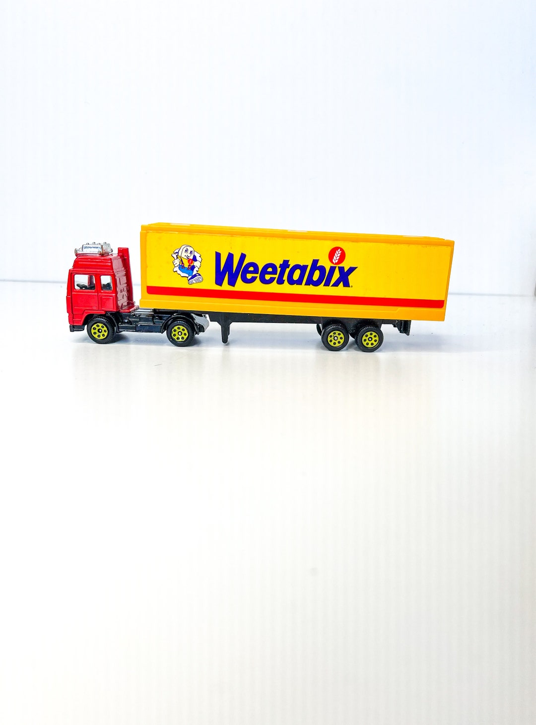 Corgi Volvo Container Truck Weetabix - 1/64 Scale 53348 - Vintage Corgi ...