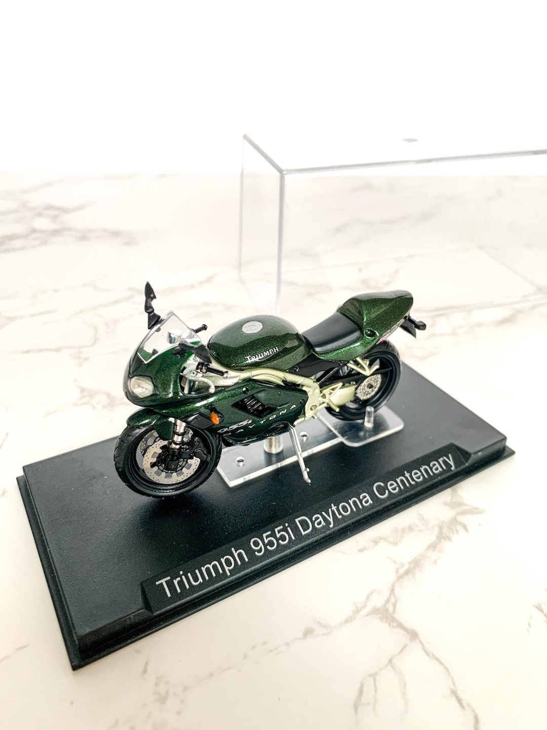 Triumph Daytona 955i Model Motorcycle: Centenary Green 1/24 Scale - Etsy