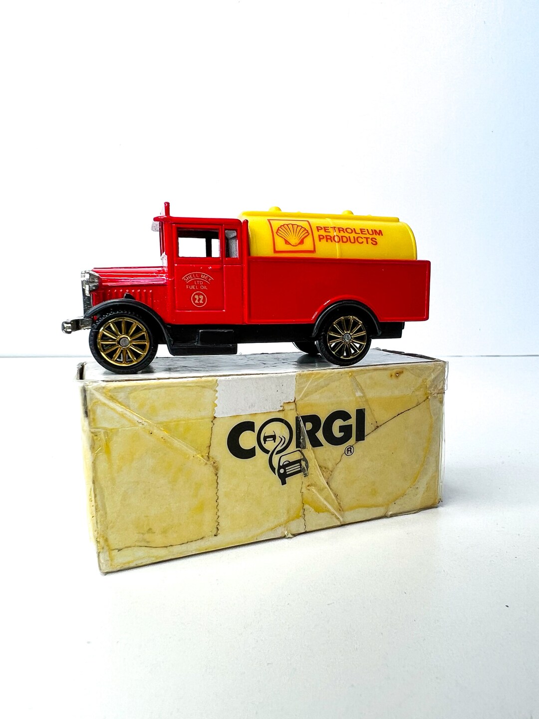 Shell Petroleum Products Morris Truck - Vintage Corgi Toys - Original ...