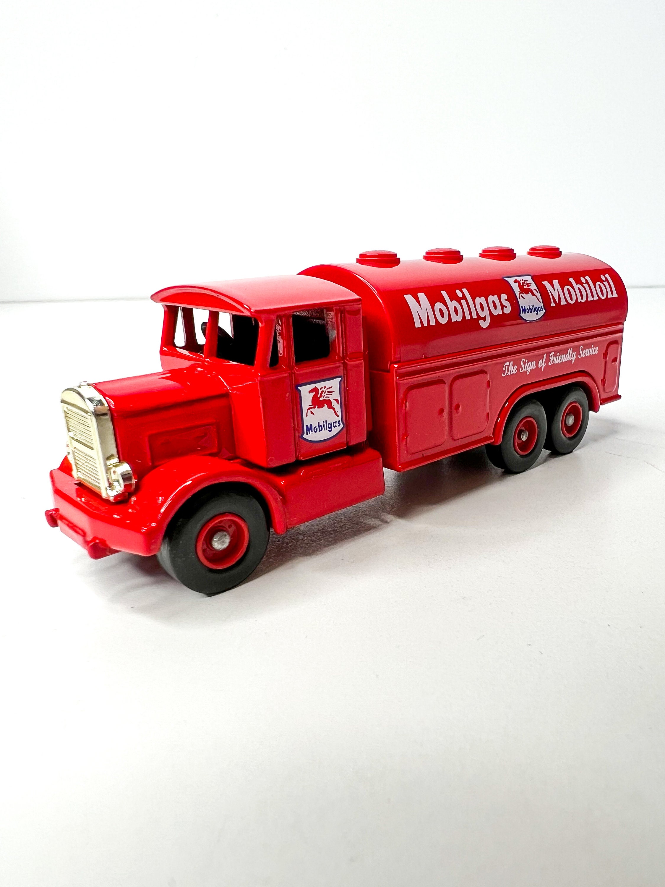 Vintage 1986 Lledo Models of Days Gone 1937 Scammell Tanker MOBIL ...