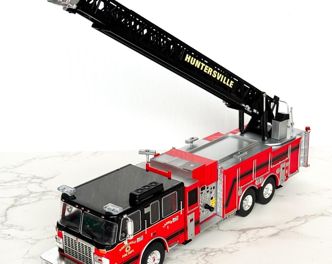 IXO Models – Pierce Arrow Ladder Truck “huntersville Fire Dept” – 1:43 ...