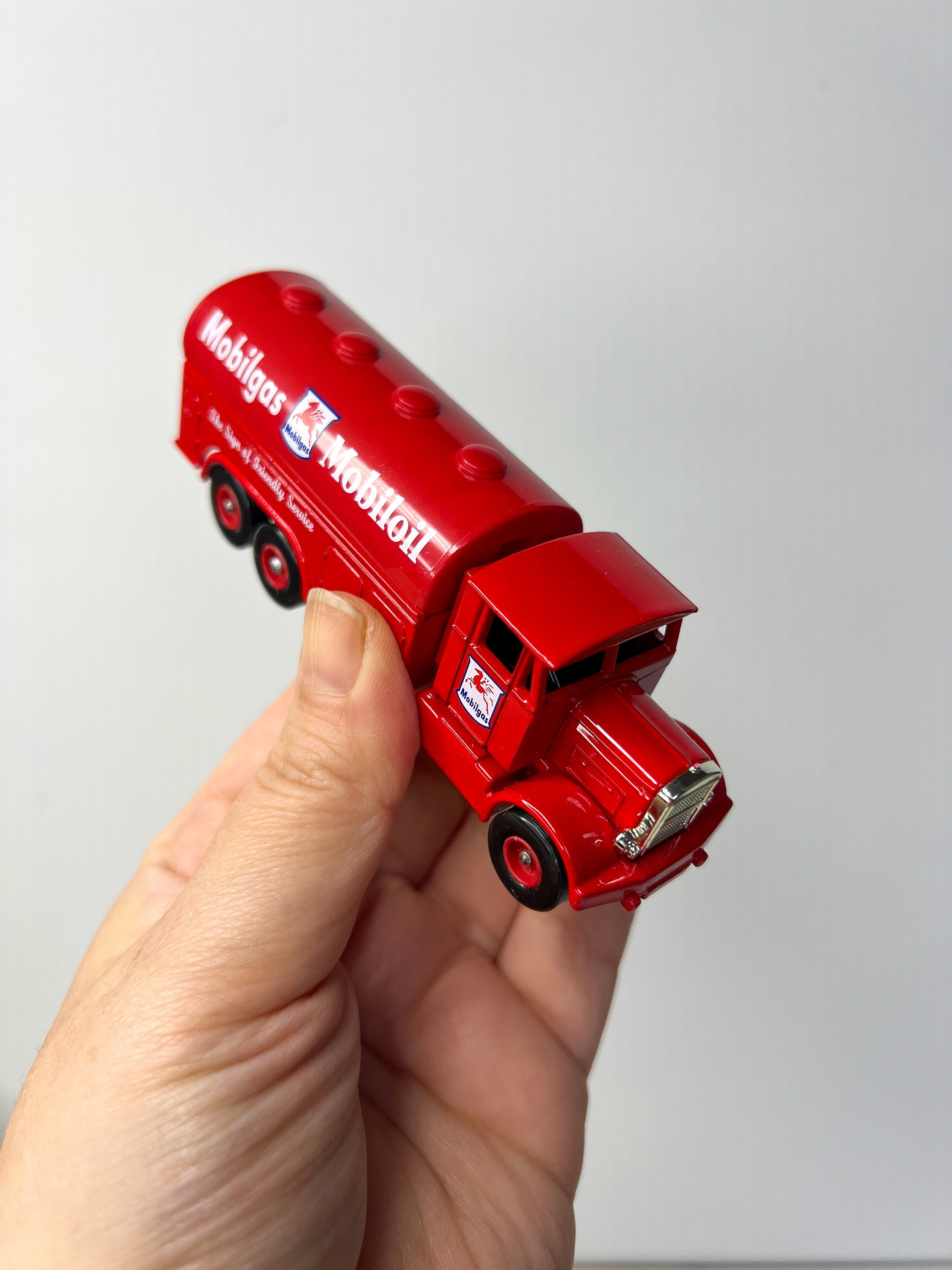 Vintage 1986 Lledo Models of Days Gone 1937 Scammell Tanker MOBIL ...